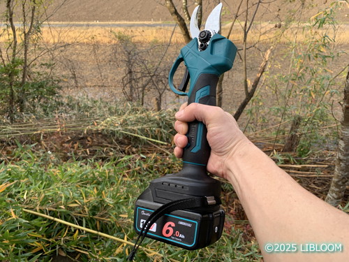 【使ってみた・レビュー】マキタ18V仕様｜Kachiari 充電式剪定ばさみ KA-5｜開き口25mm - LIBLOOM